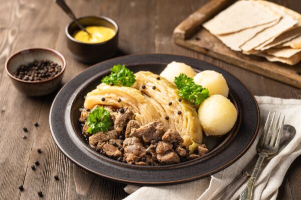 12 Bizarre Animal Dishes People Actually Eat Around the World ...